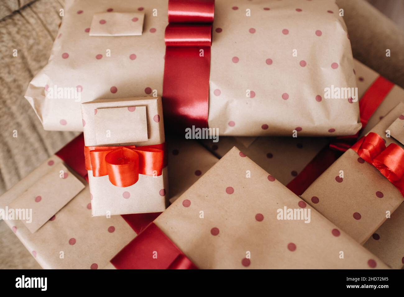 gifts for guests at the wedding ceremony Stock Photo - Alamy