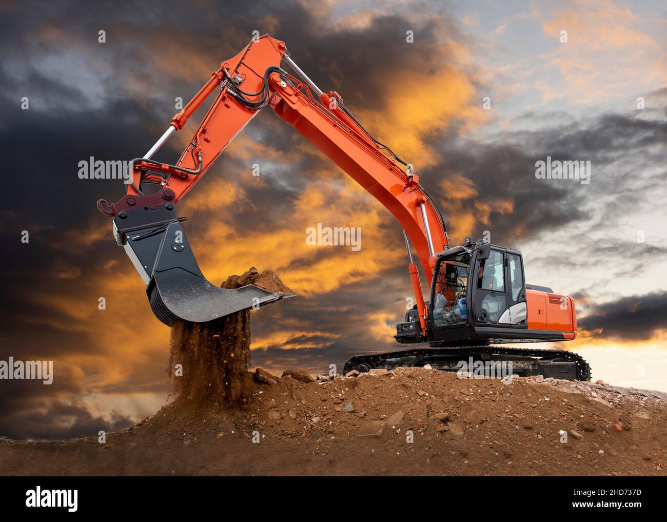 Heavy earth mover hi-res stock photography and images - Alamy
