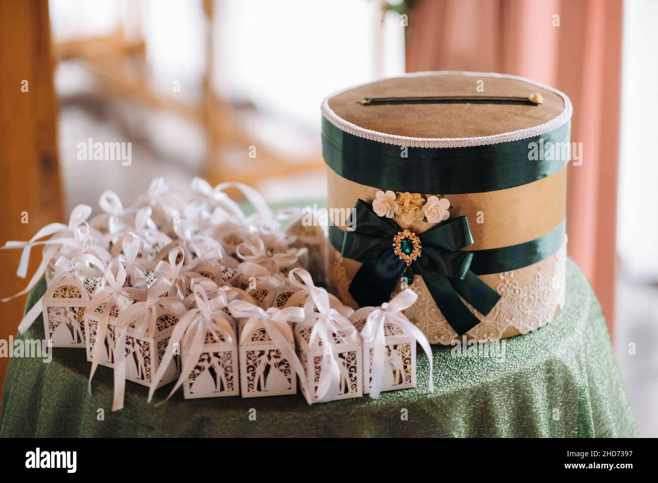 gifts for guests at the wedding ceremony Stock Photo - Alamy