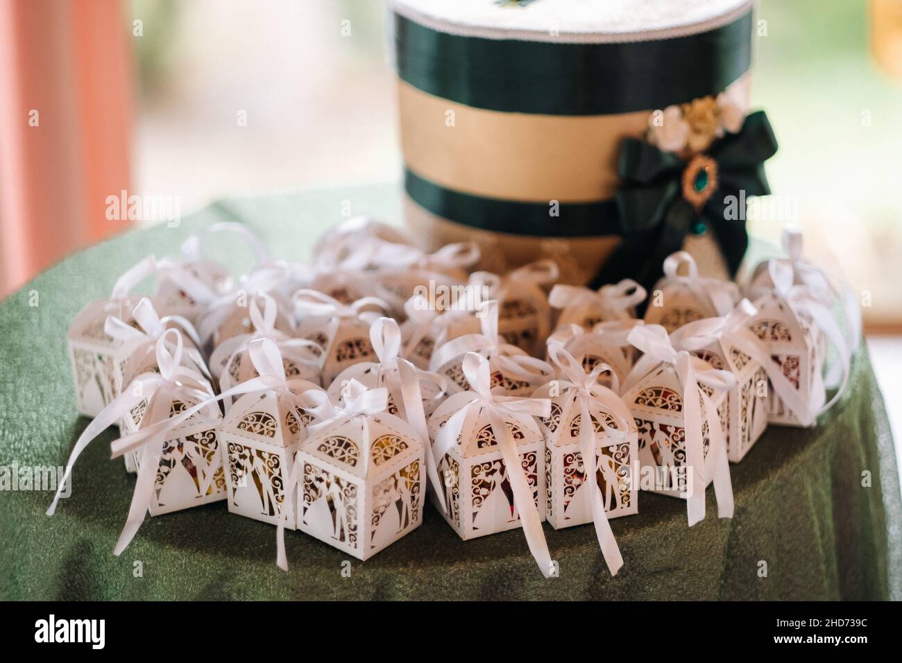gifts for guests at the wedding ceremony Stock Photo - Alamy