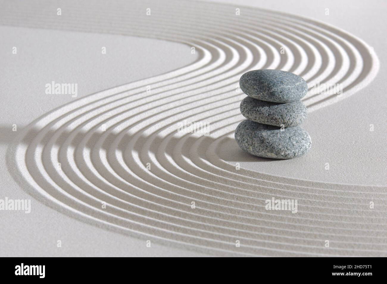 Japanese zen garden textured sand hi-res stock photography and images ...