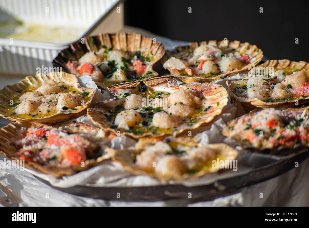 Scallop dinner hi-res stock photography and images - Alamy