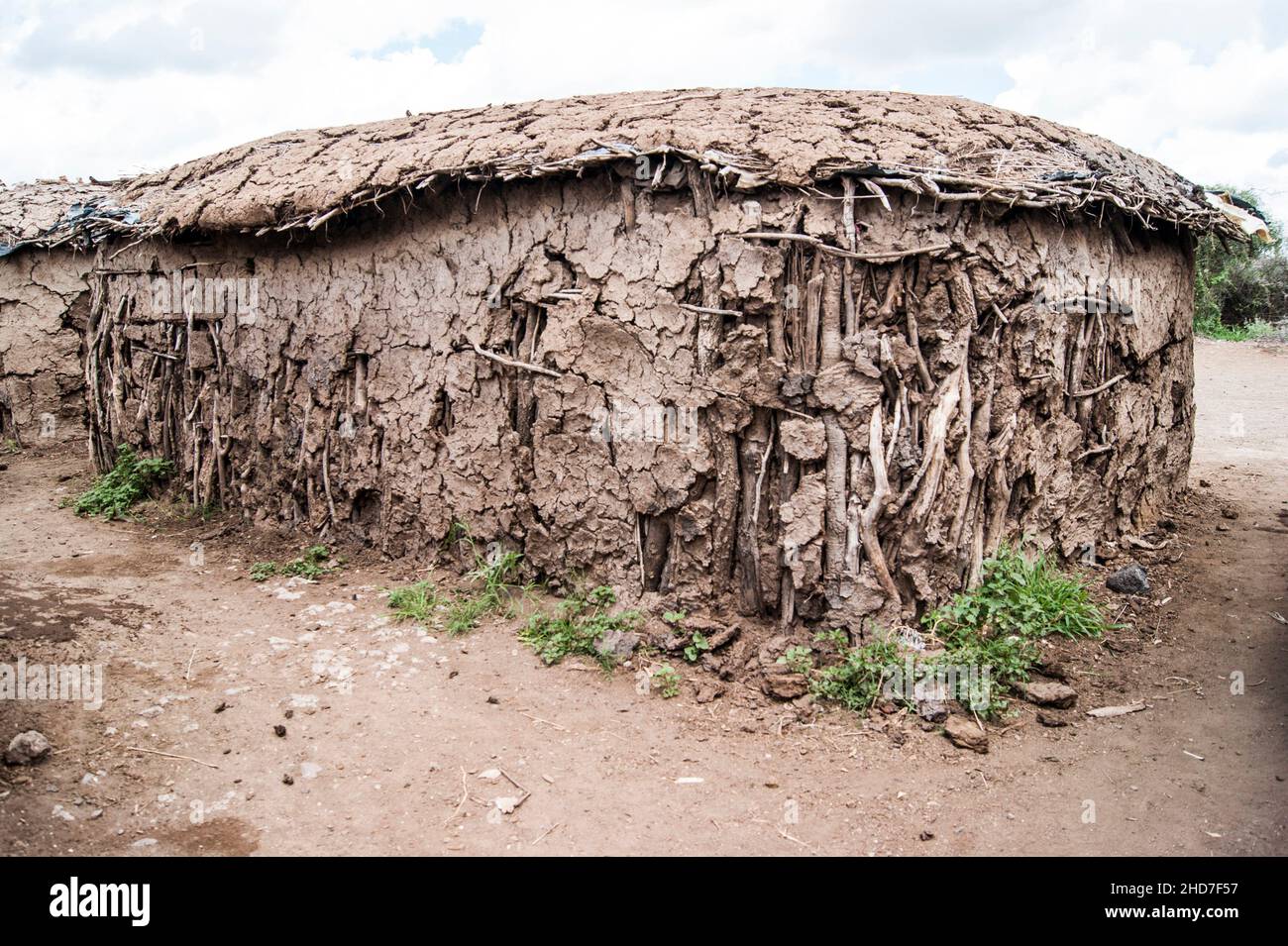 Traditional mud huts hi-res stock photography and images - Alamy