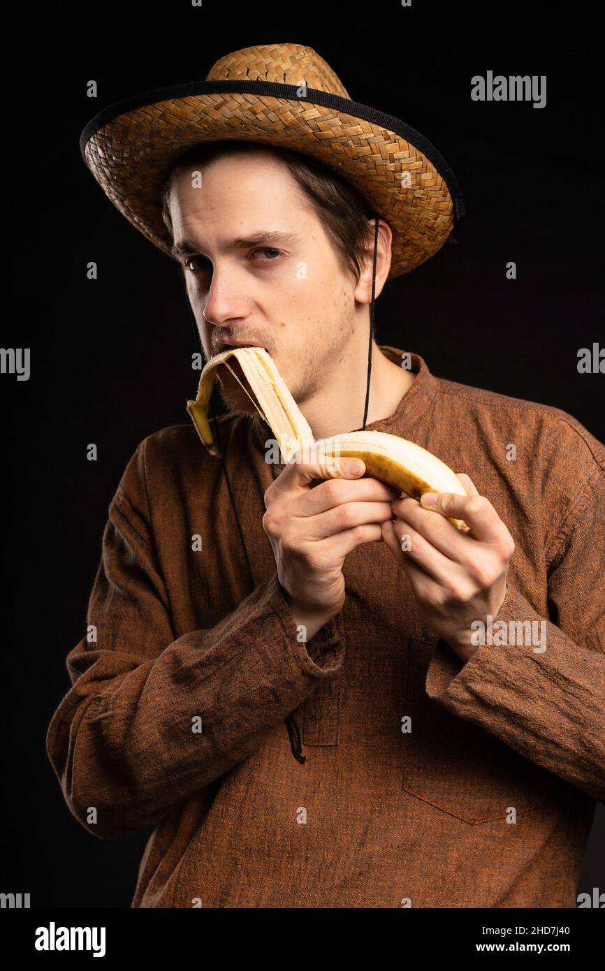 Cowboy face off hi-res stock photography and images - Alamy