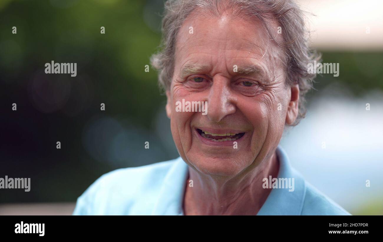 Older man laughing and smiling, portrait senior person real life laugh ...