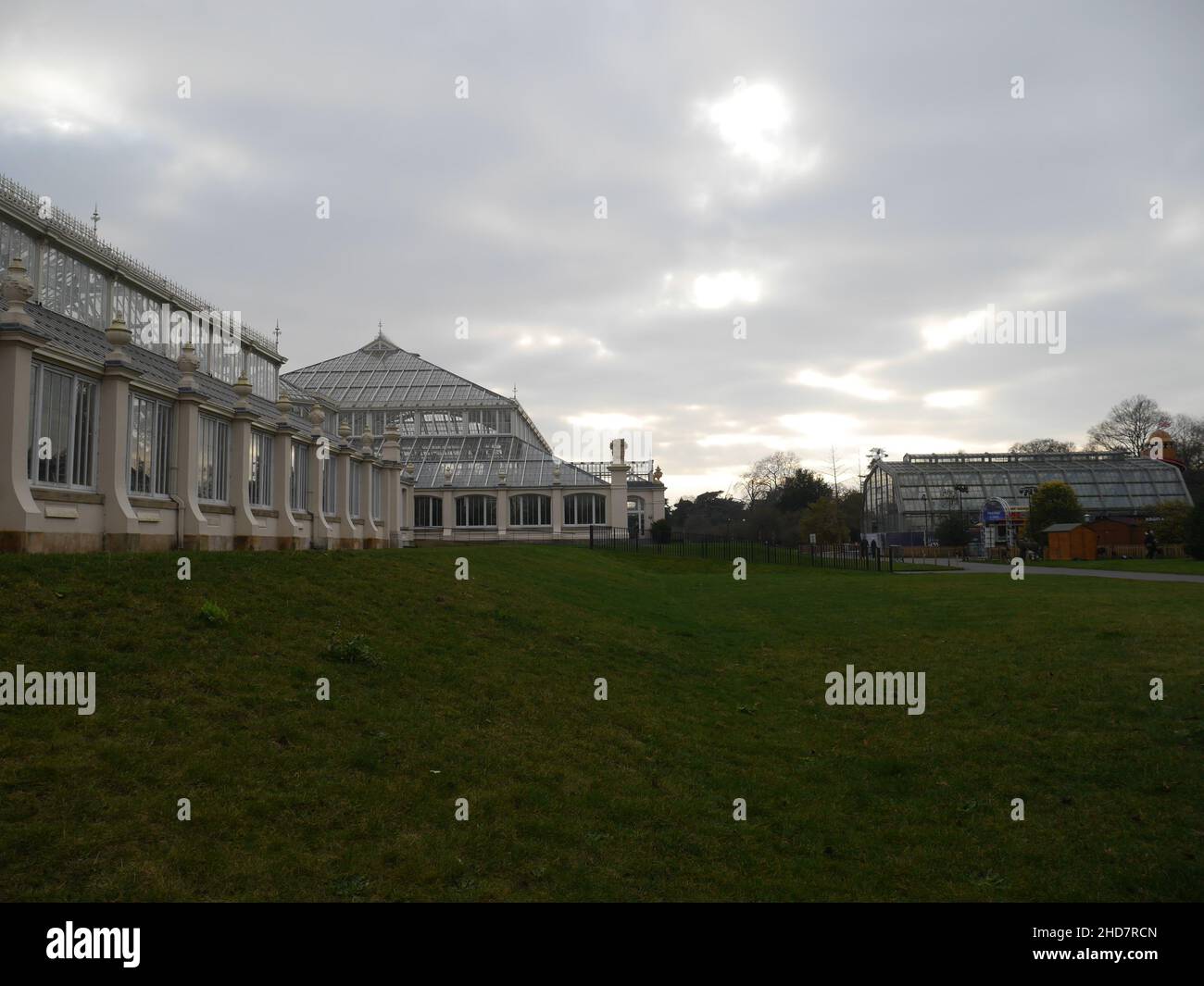 The Temperate House Building in Kew Gardens London Uk Stock Photo - Alamy