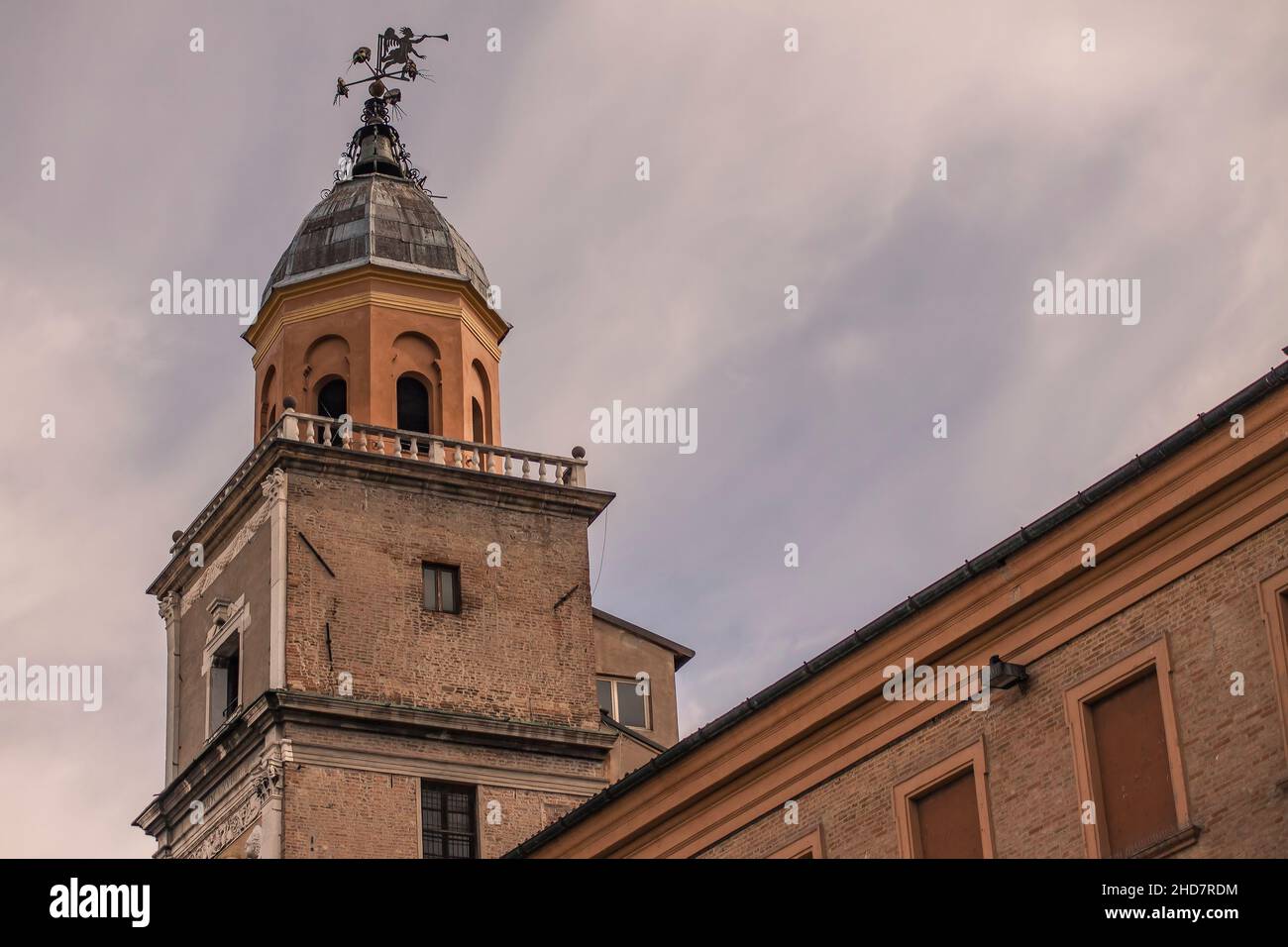Communal clock hi-res stock photography and images - Alamy
