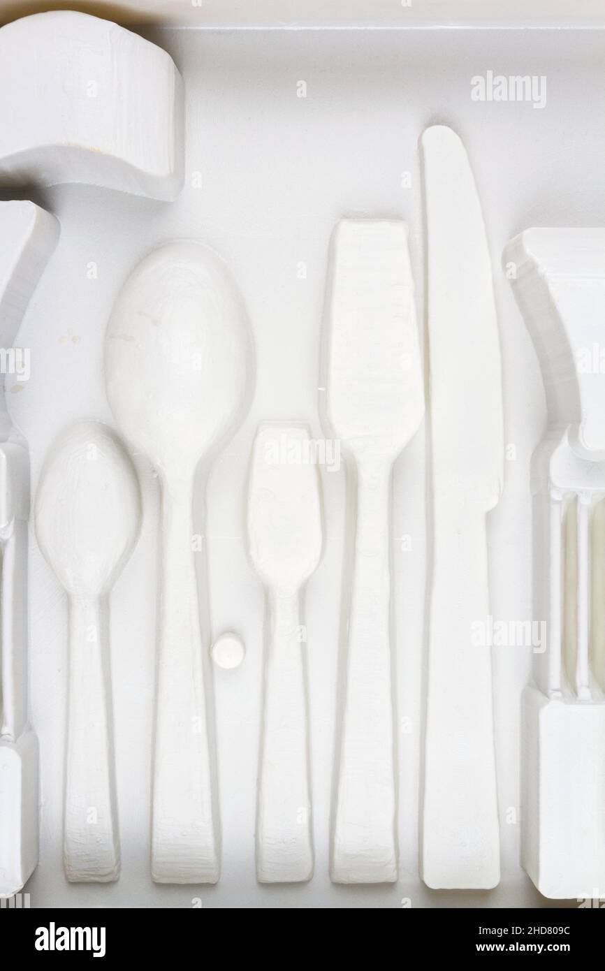 Close up of white empty paper cutlery box Stock Photo - Alamy