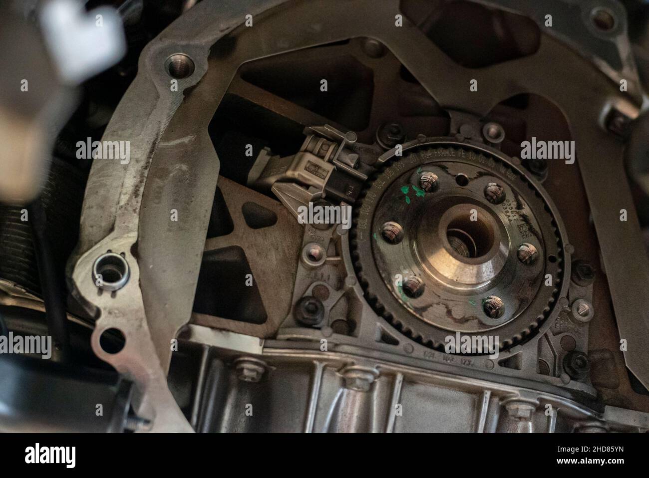 Mechanical disassembly hi-res stock photography and images - Alamy