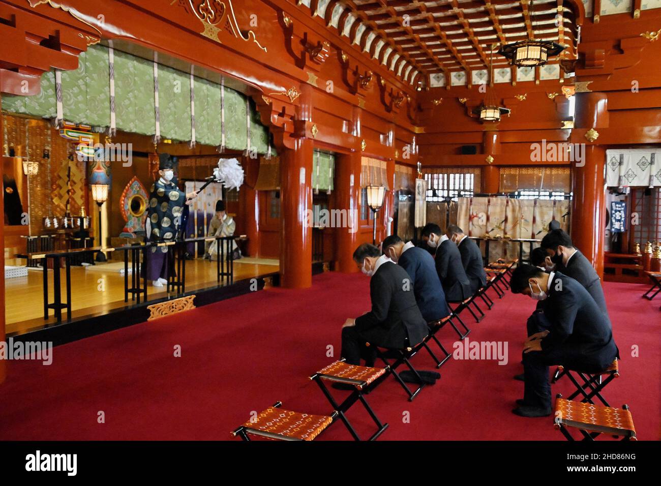 Tokyo, Japan. 04th Jan, 2022. A Shinto priest performs the "Oharai ...