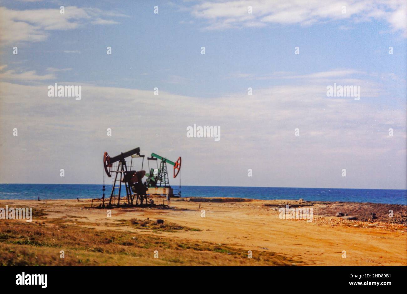 Oil refinery havana hi-res stock photography and images - Alamy