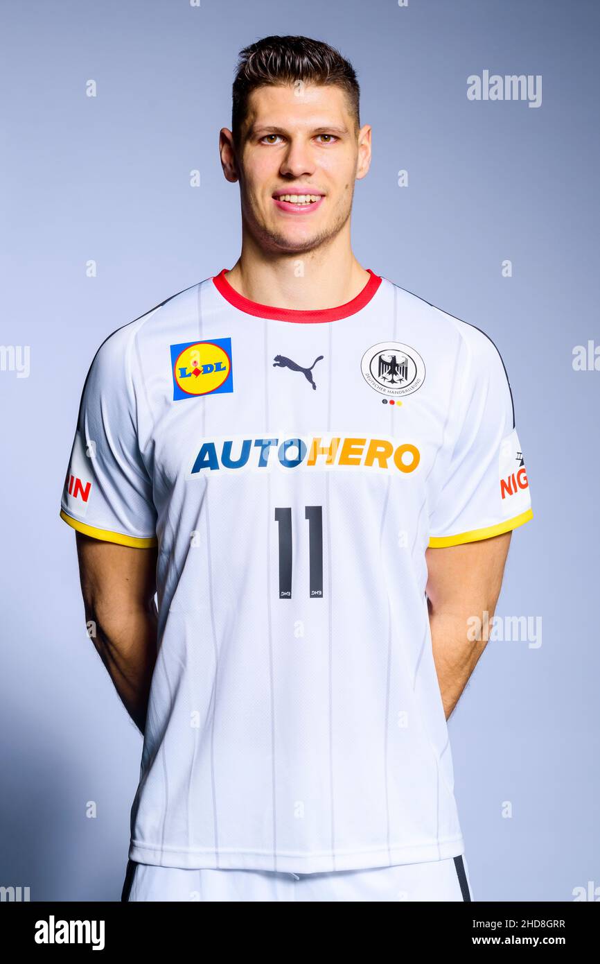 04 January 2022, Bavaria, Großwallstadt: Handball national team ...