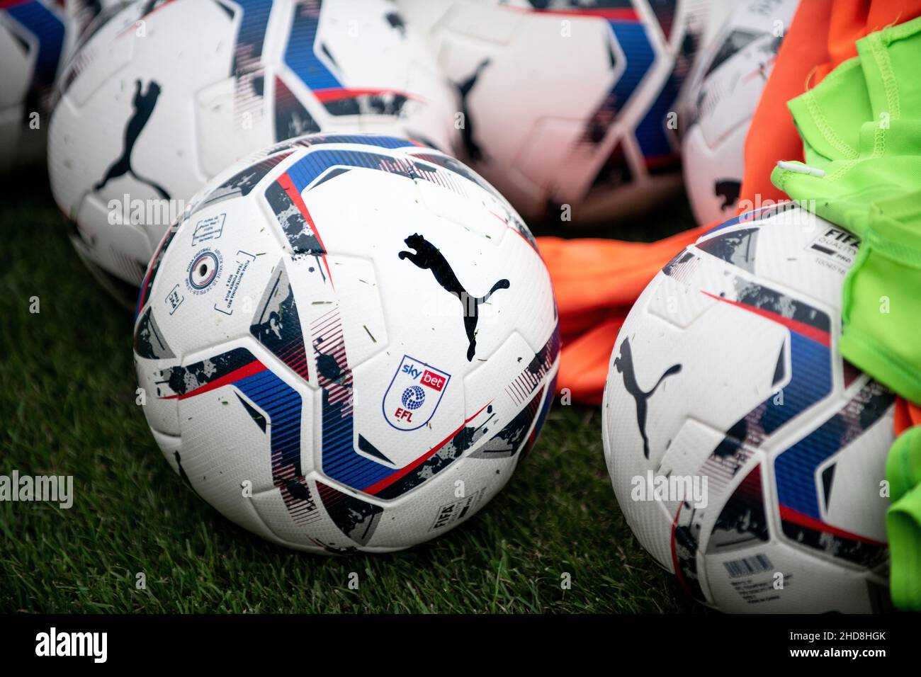 PUMA Official Match Ball EFL 21/22 Stock Photo - Alamy