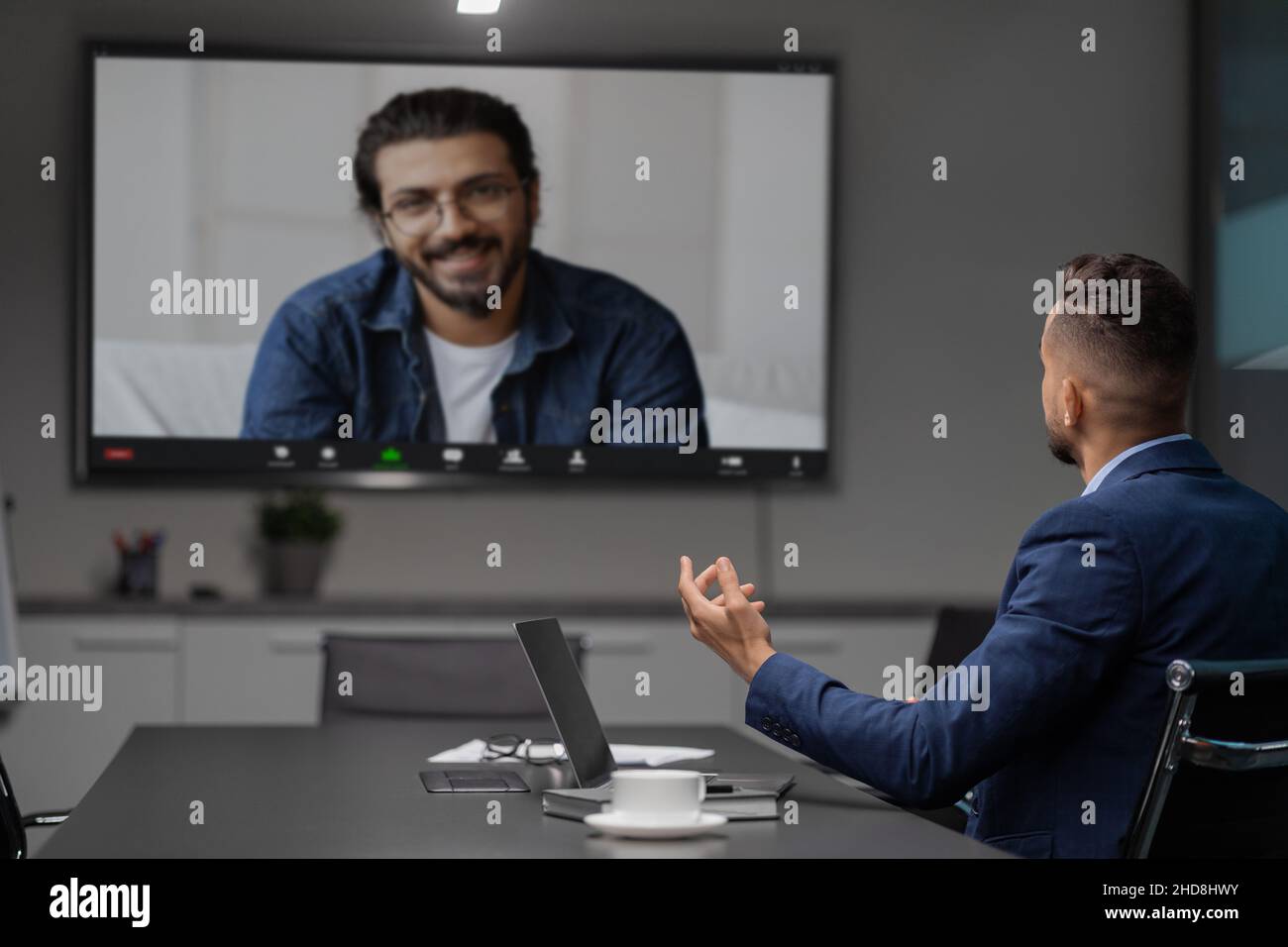 Employee chat hi-res stock photography and images - Alamy