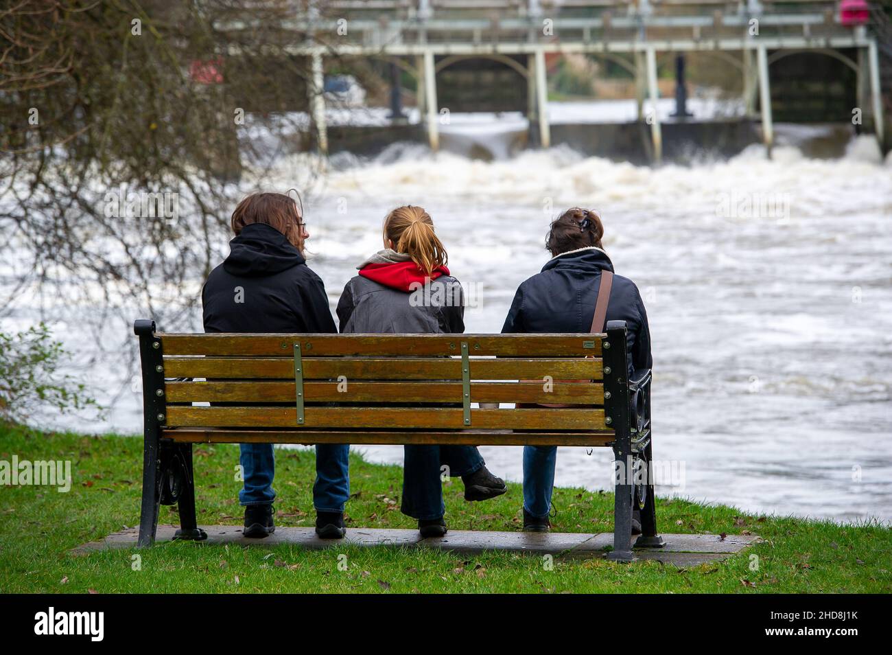 Maidenhead, Berkshire, UK. 3rd January, 2022. People were out enjoying ...
