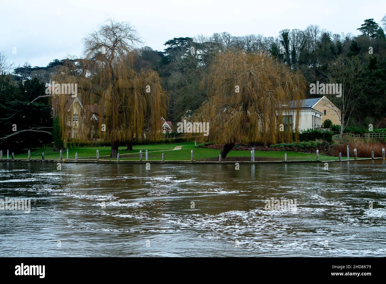 Polluted river uk 2021 hi-res stock photography and images - Alamy
