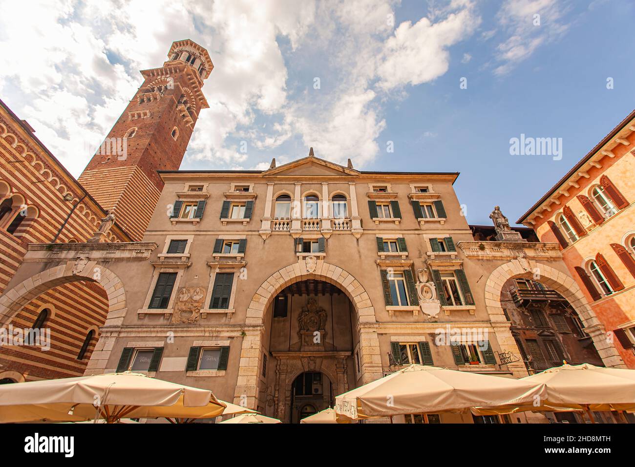 Signori square hi-res stock photography and images - Alamy
