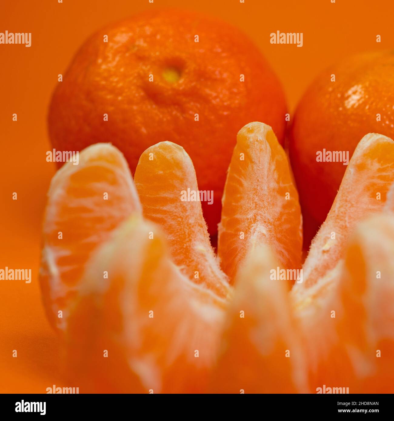 Mandarin orange segments hi-res stock photography and images - Alamy