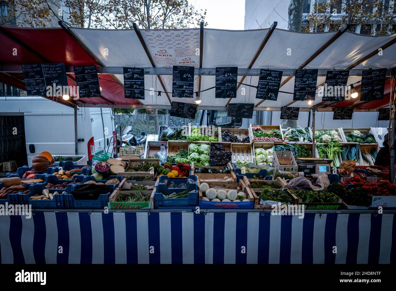 Traditional food market in Paris, France Stock Photo - Alamy
