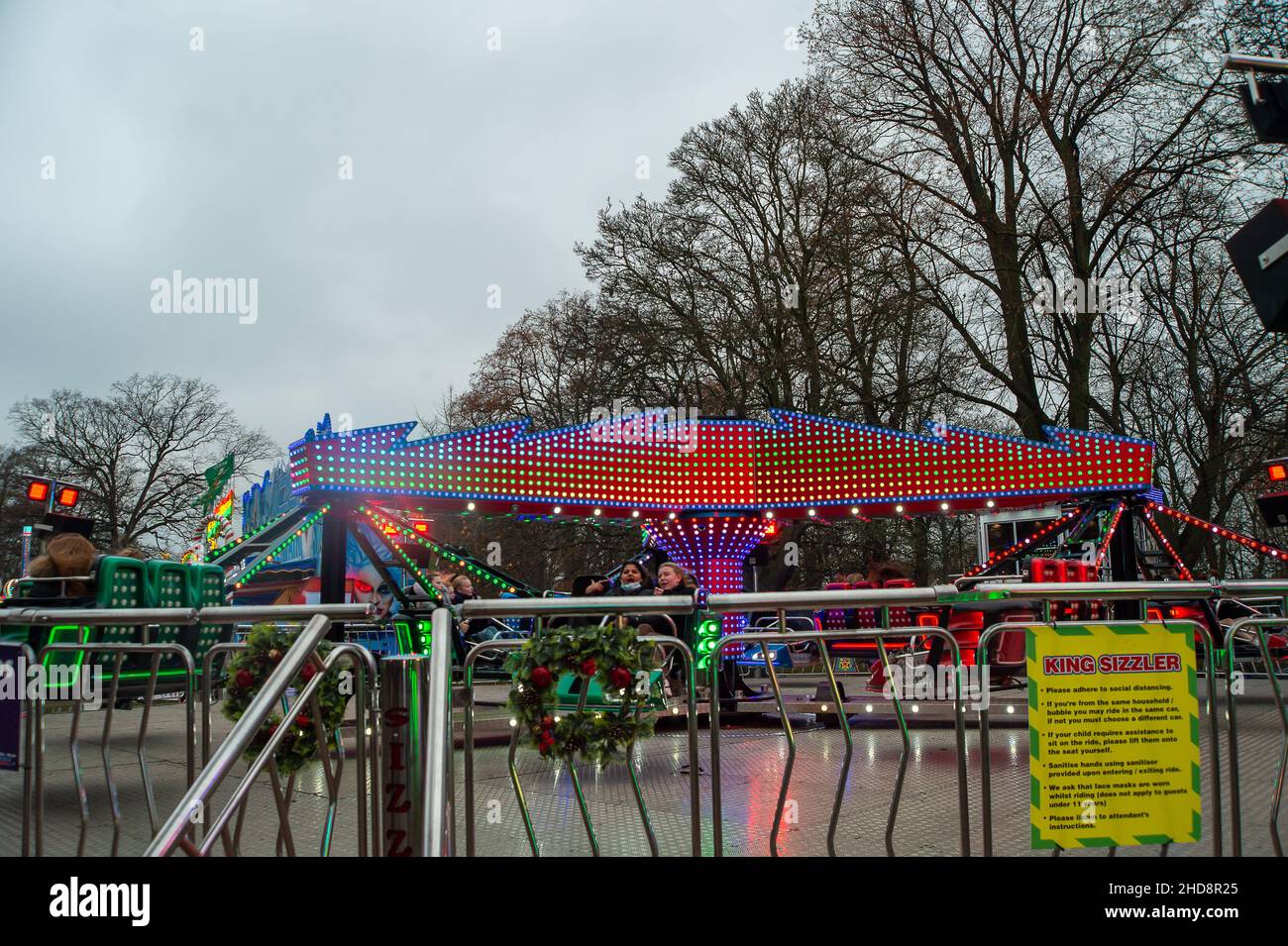Windsor, Berkshire, UK. 17th December, 2021. A funfair at Alexander ...