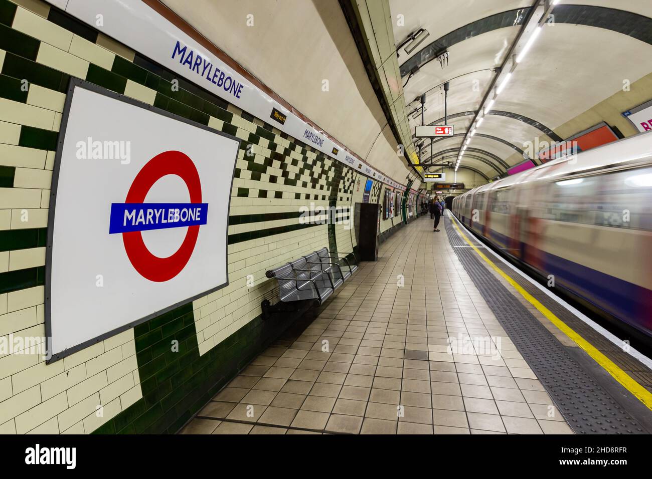 Bakerloo Line platform at Marylebone station on the London Underground ...