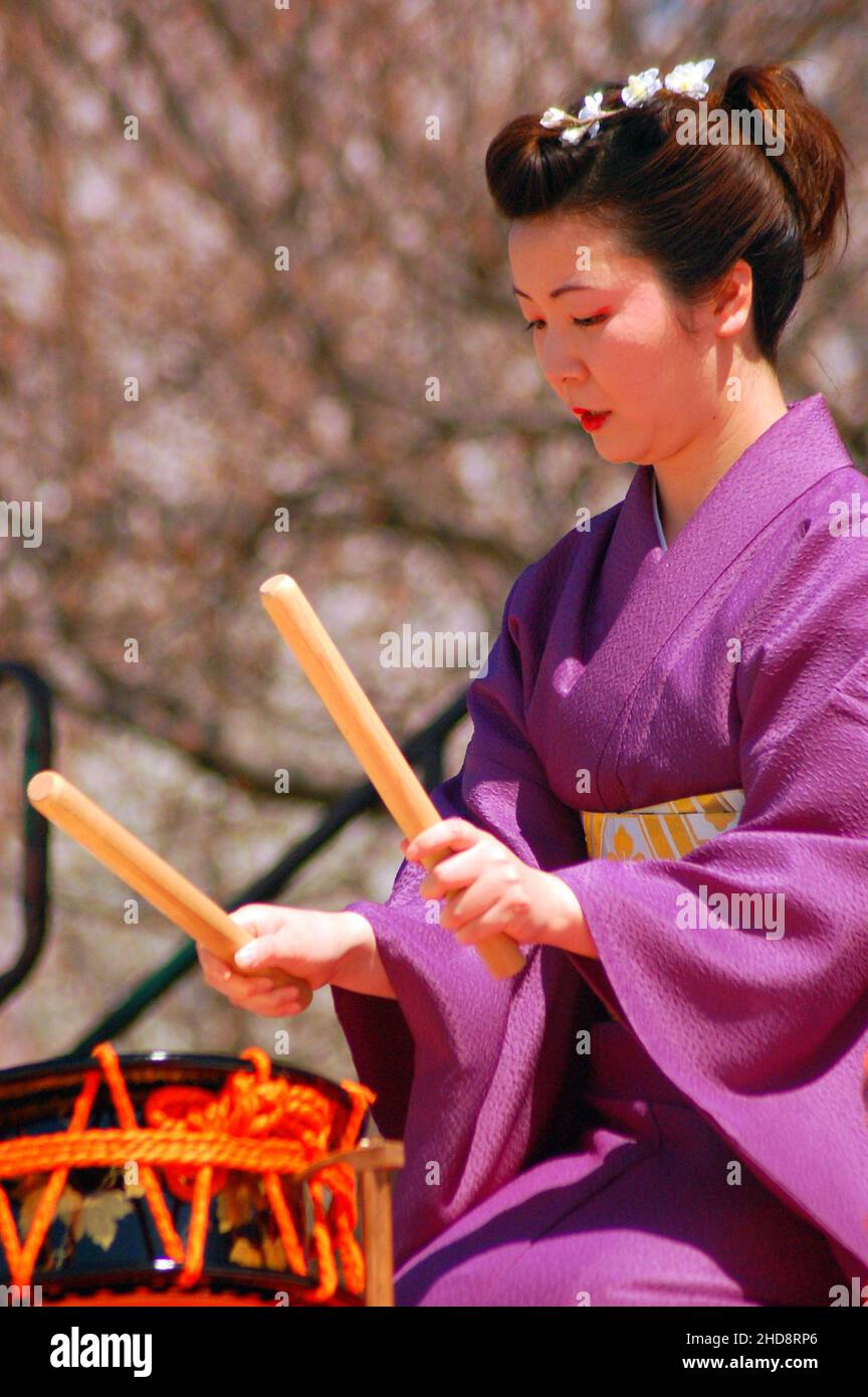 Traditional japanese music performance hi-res stock photography and ...