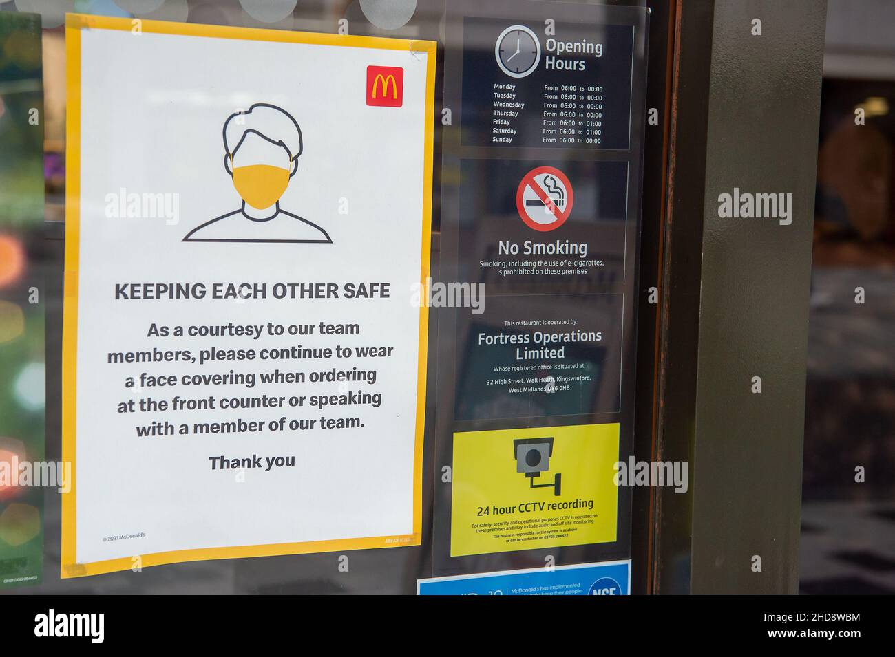 Slough, Berkshire, UK. 30th December, 2021. A reminder to customers to ...