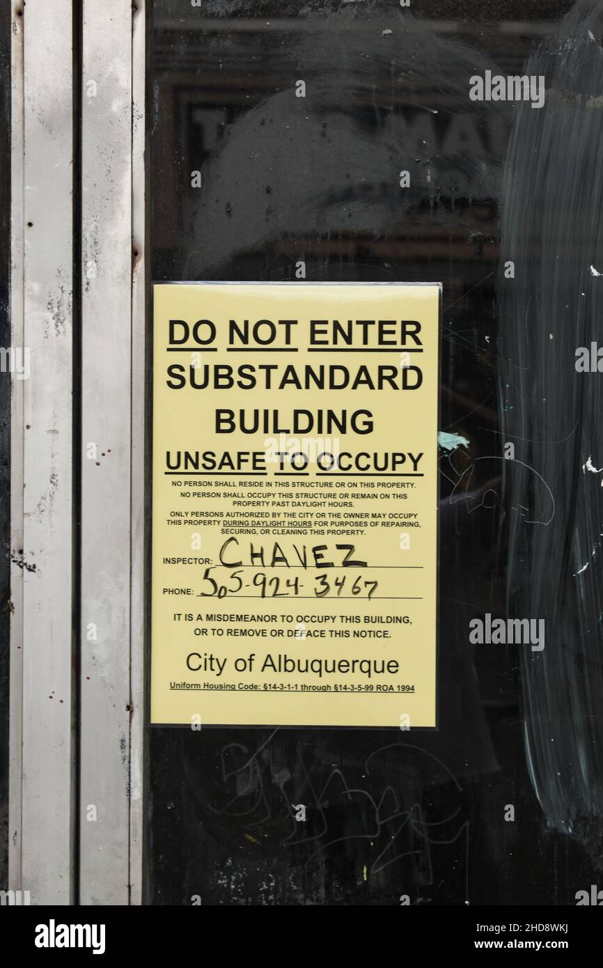 Condemned building hi-res stock photography and images - Alamy