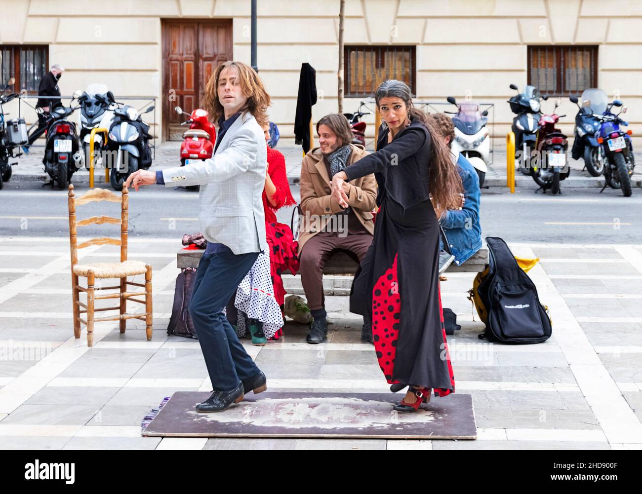 GRANADA ANDALUCIA SPAIN TWO EXCELLENT FLAMENCO DANCERS DANCING IN THE ...