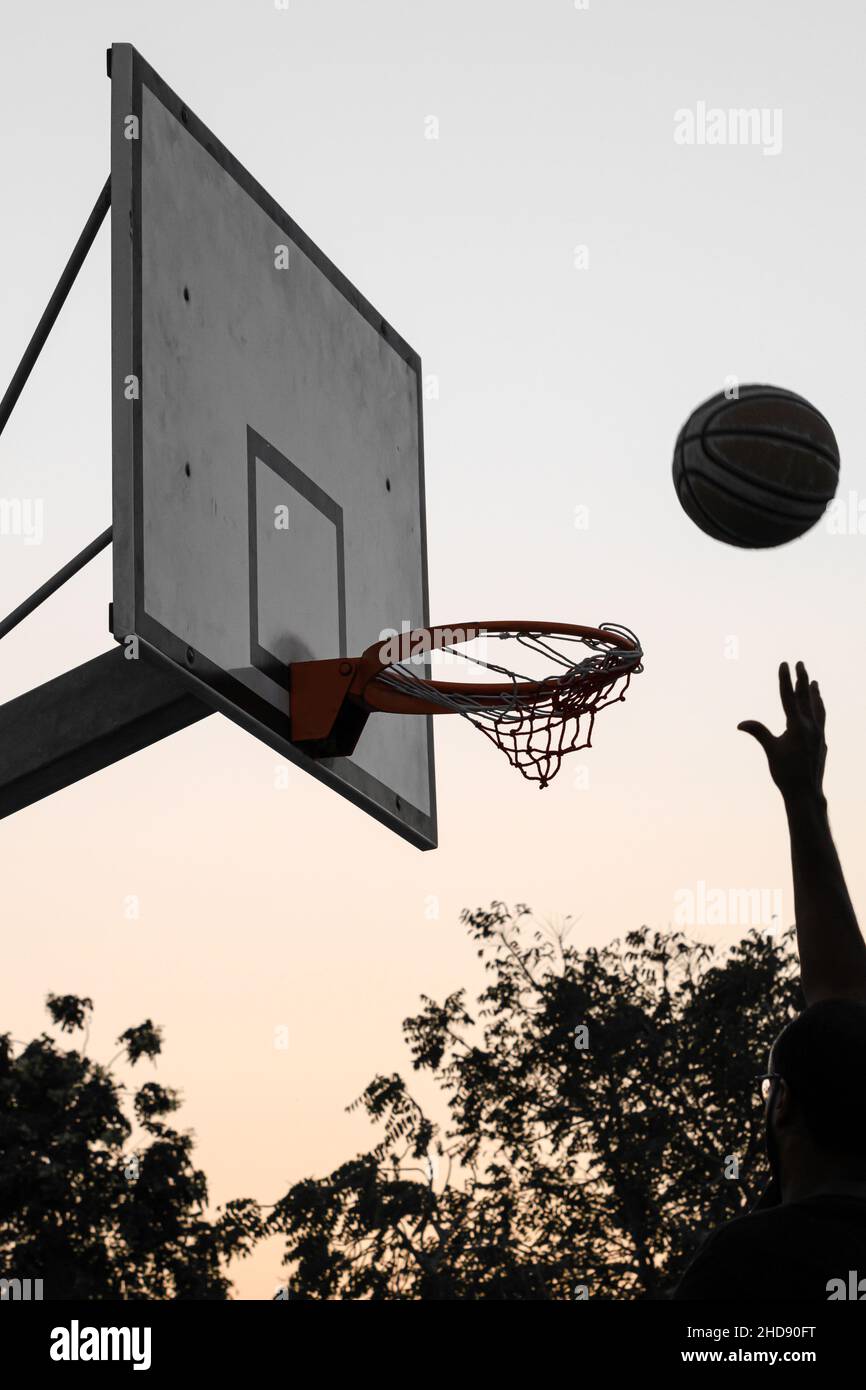 Urban kids playing basketball hi-res stock photography and images - Alamy
