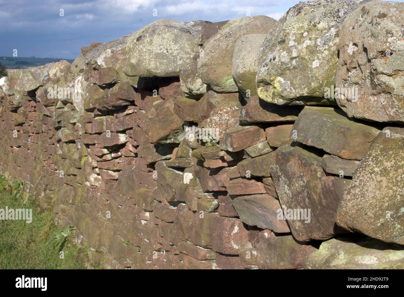 Drystone walling dry stone walling hi-res stock photography and images ...
