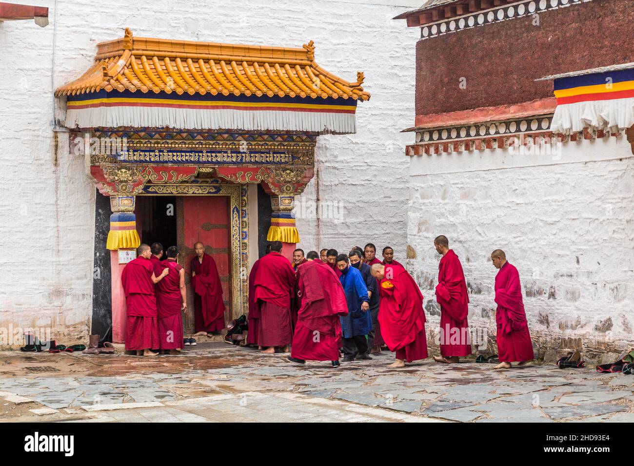 XIAHE, CHINA - AUGUST 25, 2018: Buddhist monks at Labrang Monastery in ...