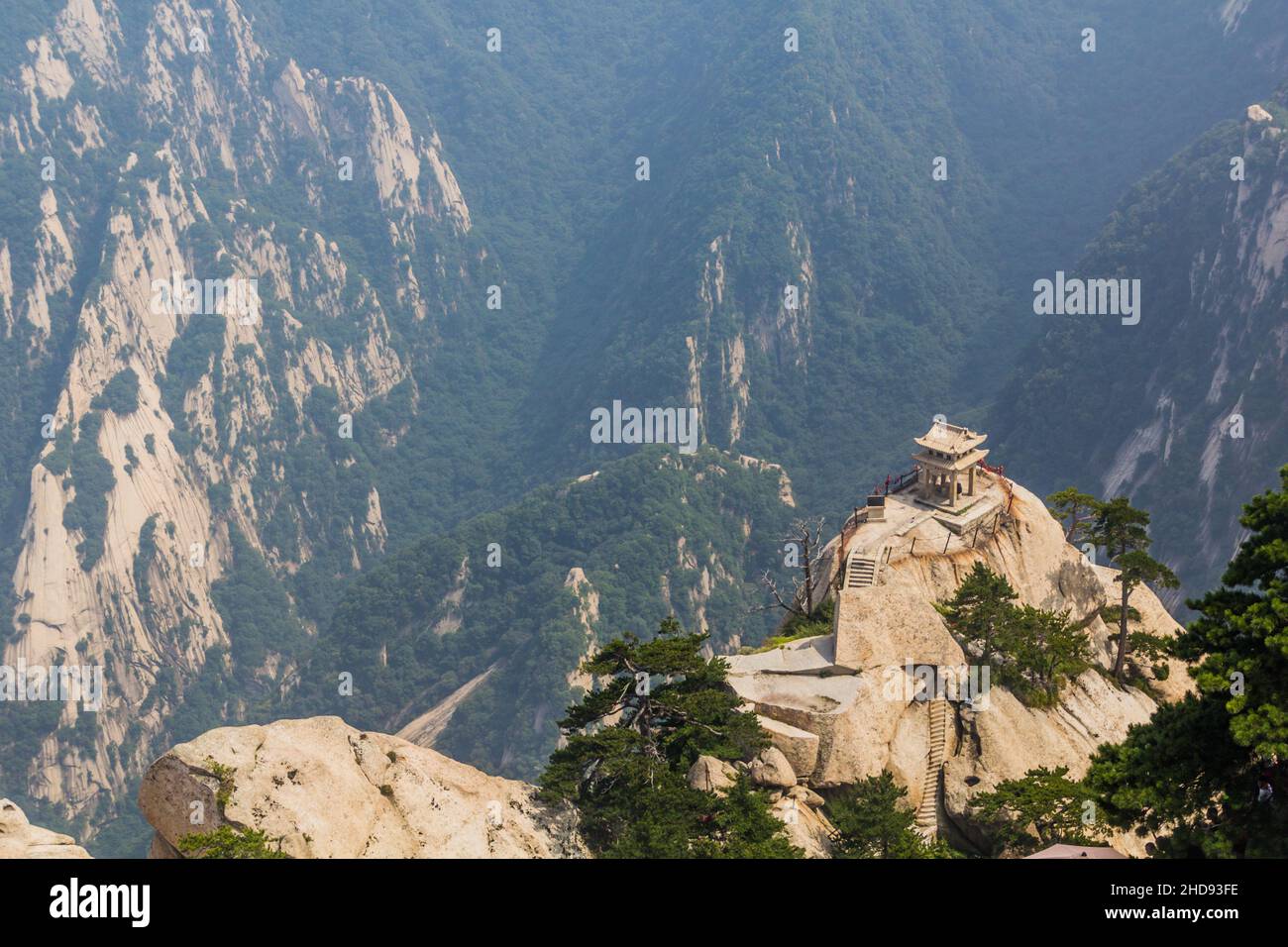View of the Chess Pavilion at Hua Shan mountain in Shaanxi province ...