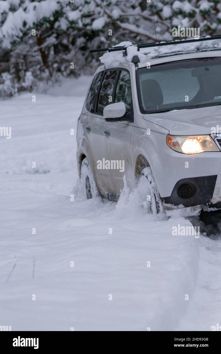 Spinning tires hi-res stock photography and images - Alamy