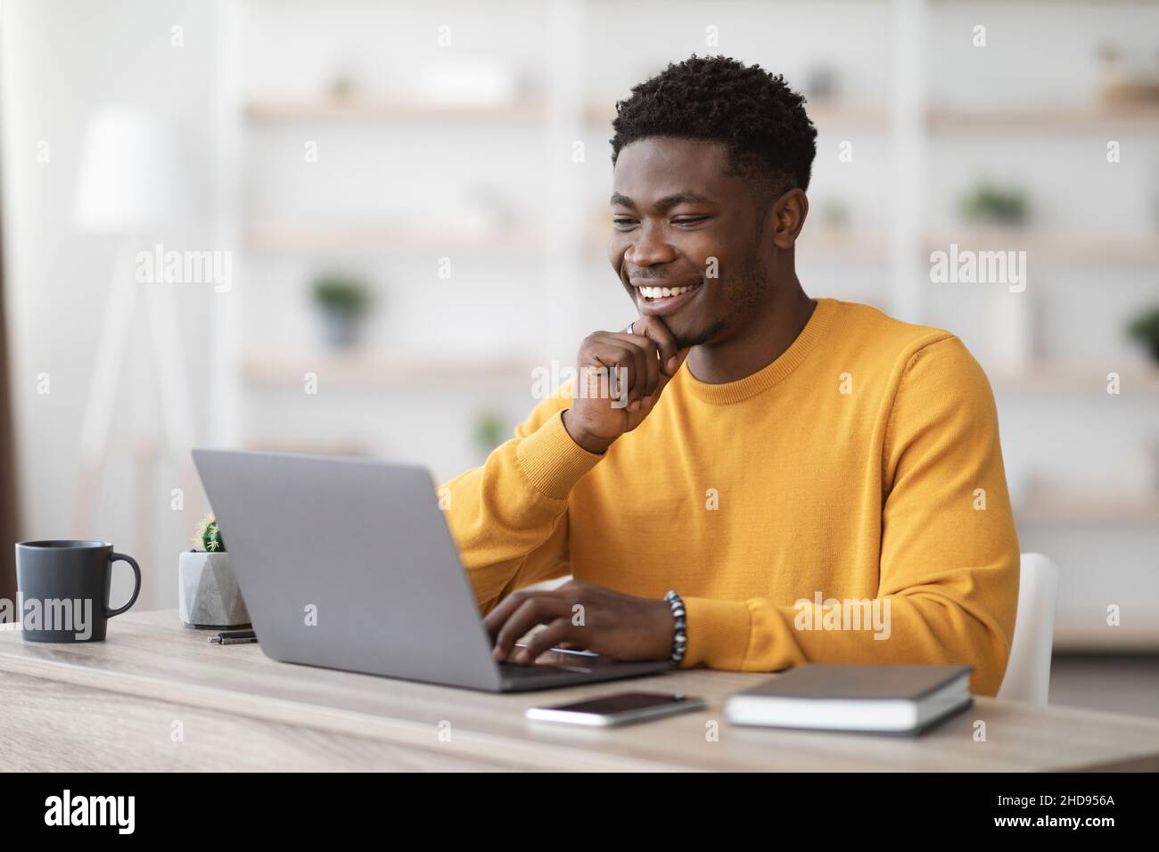 Businessman typing on keyboard talking hi-res stock photography and ...