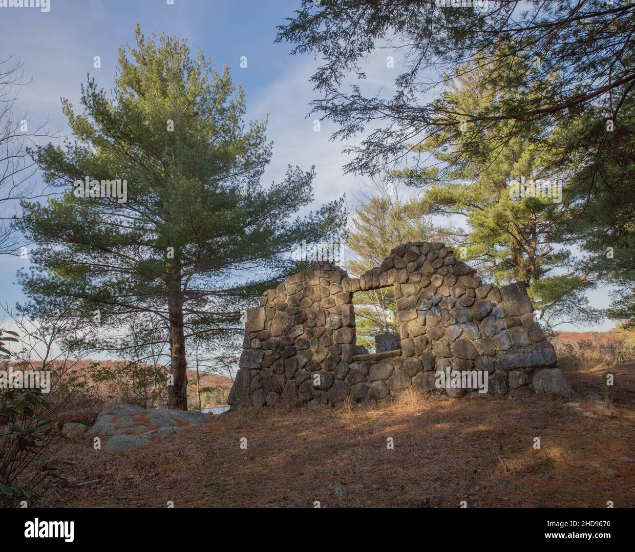 Ruined old stone house hi-res stock photography and images - Alamy