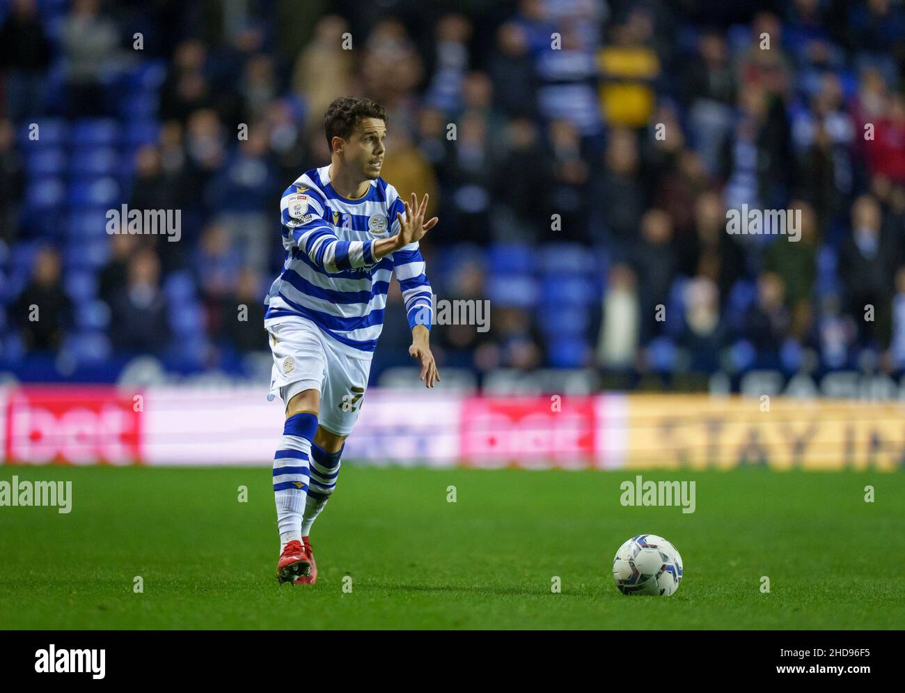 Felipe araruna reading hi-res stock photography and images - Alamy