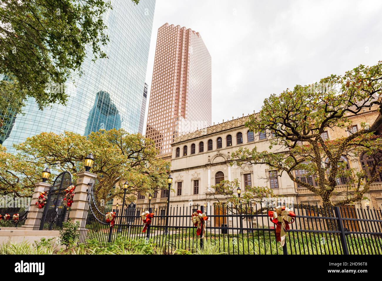 Houston public library downtown hi-res stock photography and images - Alamy