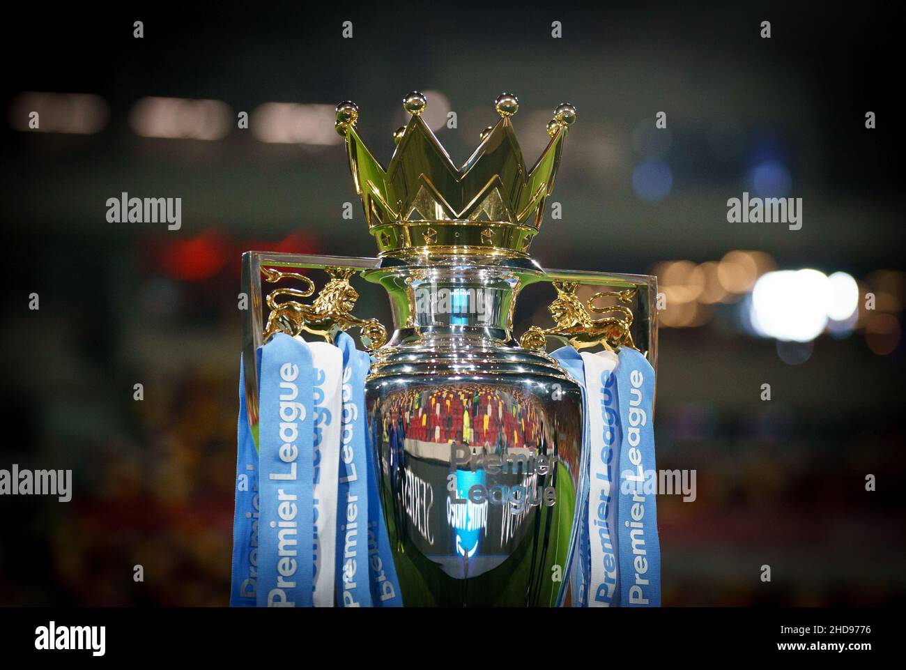 Football premier league trophy 2021 hi-res stock photography and images ...