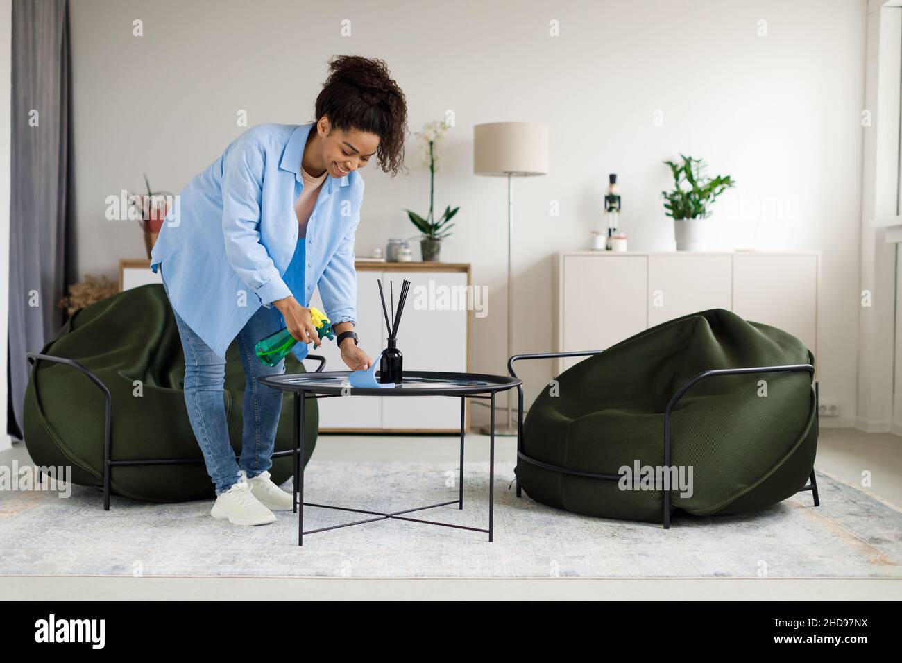 Cleaning table rag in house hi-res stock photography and images - Alamy