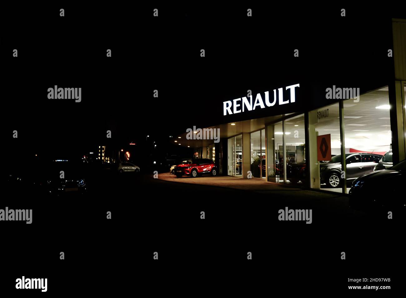 Renault new car showroom hi-res stock photography and images - Alamy