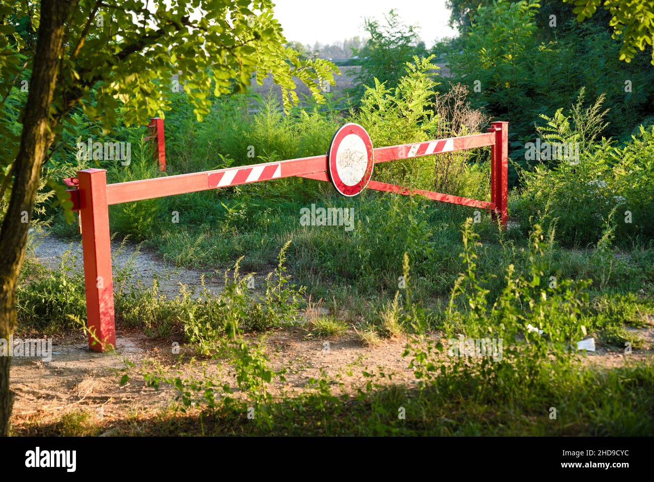 Natural barrier hi-res stock photography and images - Alamy