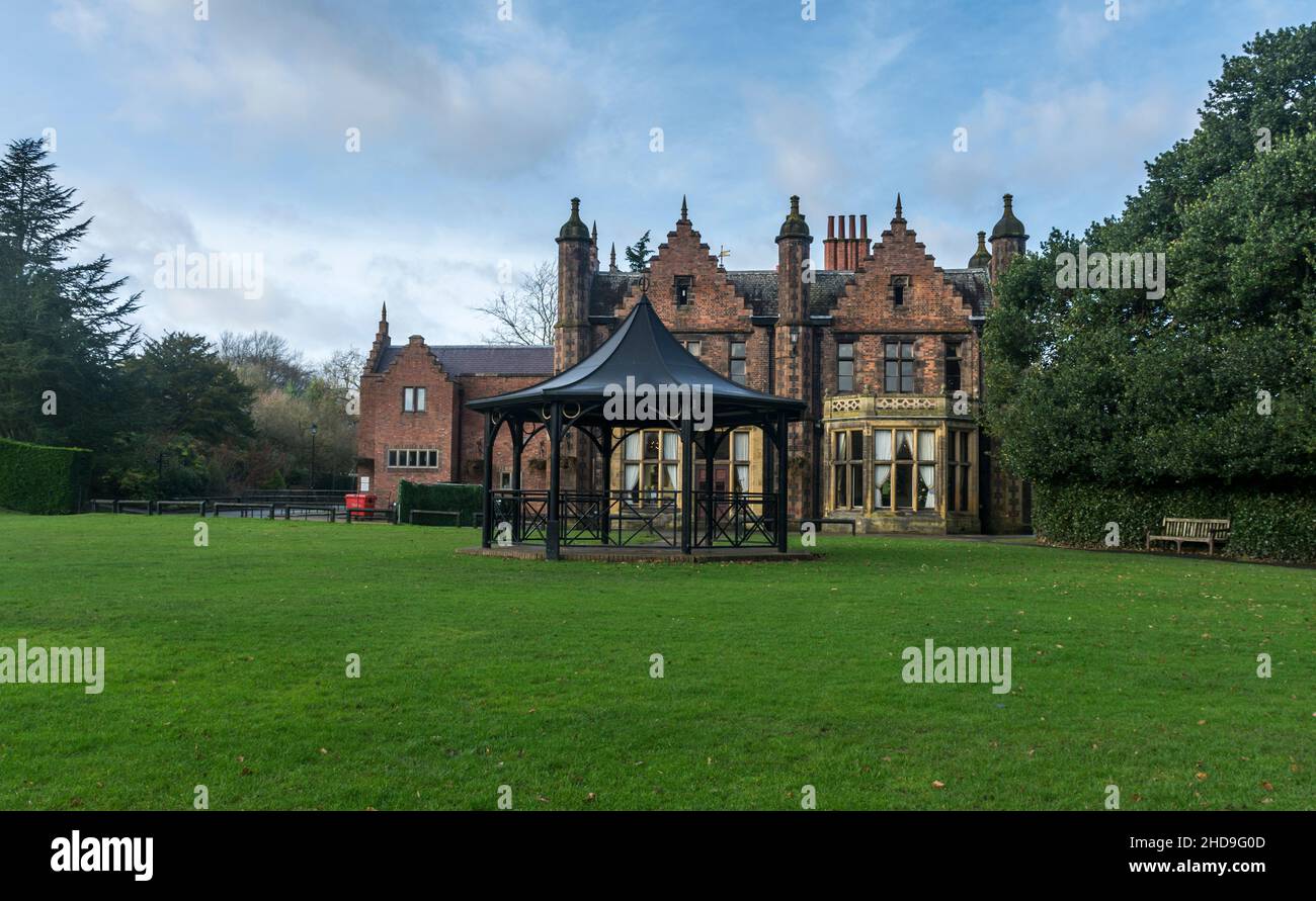 Walton hall and gardens hi-res stock photography and images - Alamy