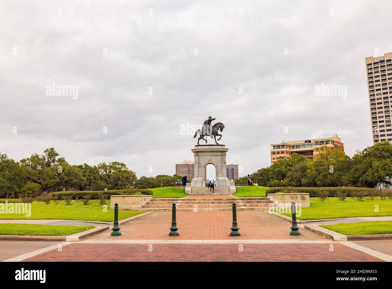 Sam houston statue hi-res stock photography and images - Alamy
