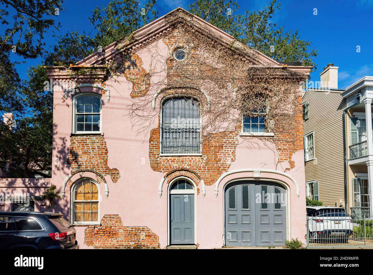 Louisiana, DEC 24 2021 - Historical houses in the Garden District Stock ...