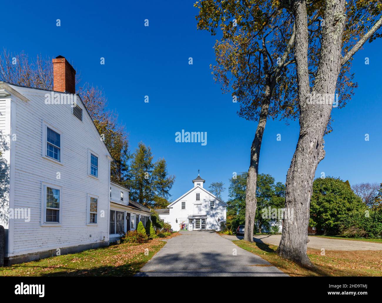 Arts Center at 12 Main, an art gallery in the Historic District of ...