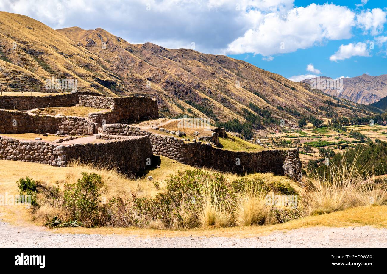 Puka Pukara Fortress in Cusco, Peru Stock Photo - Alamy
