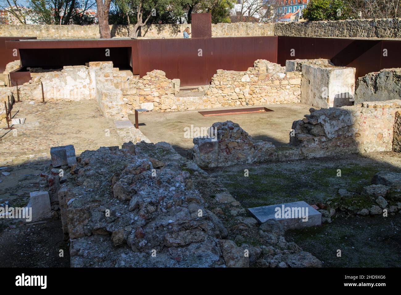 Ruins castle castelo de hi-res stock photography and images - Alamy