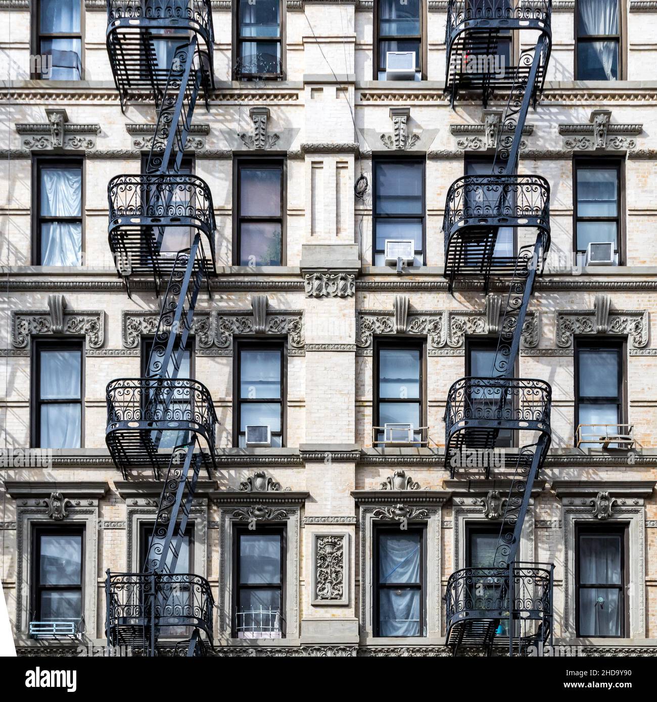 Old lower east side buildings hi-res stock photography and images - Alamy