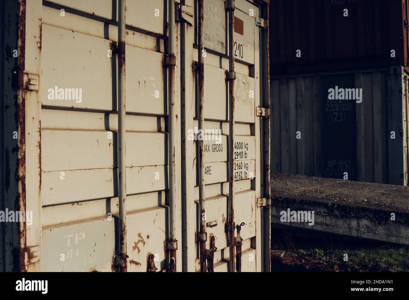 Gantry moving shipping containers hi-res stock photography and images ...